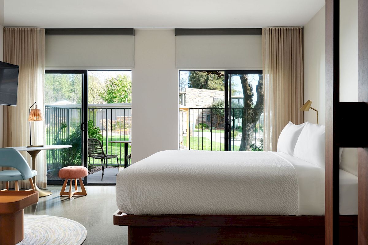 Flamingo Resort & Spa™ "A Sonoma Wine Country Oasis" - Book Direct & Save